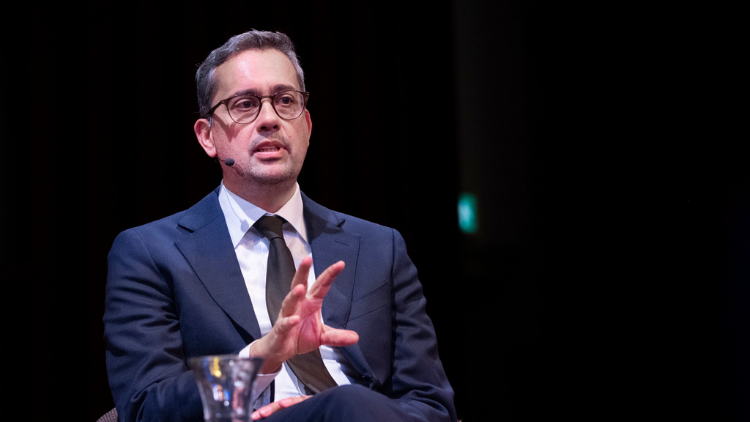 Kenneth Manusama: ‘Trump refereert met MAGA aan een Amerika dat nooit heeft bestaan ...